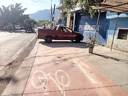 Businesses and Cars Invade San Juan Cosalá Bike Path - Lake Chapala ...