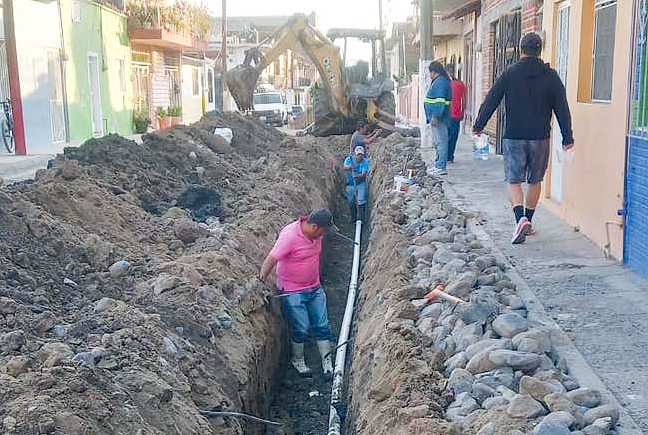 Main Drinking Water Line Replaced in Downtown Chapala After Leak - Lake ...